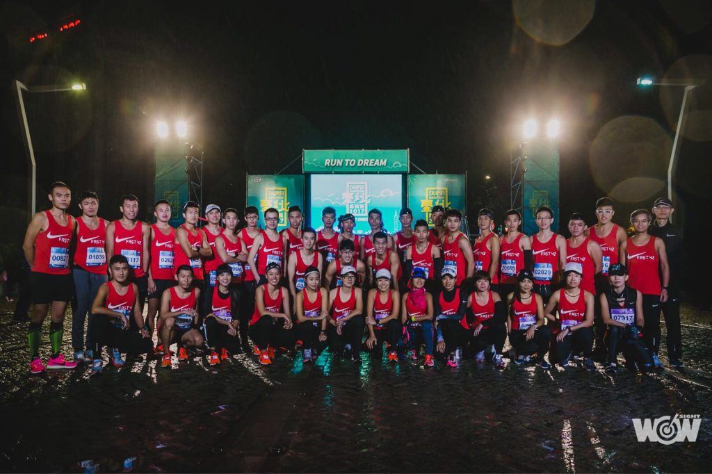 《路跑》突破極限 FAST 42跑者向賽道鞠躬致敬 – WOWSight